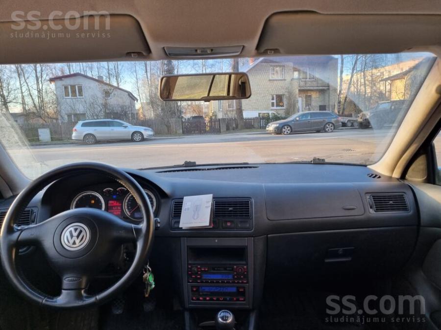 Zils Volkswagen Golf 2003 Rīga, ar dzinēja tilpumu 1.60 L un nobraukumu 268 tūkst. km par 1000 €, foto 8 vietnē AUTOMOTO.COM.LV