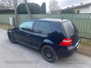 Zils Volkswagen Golf 2003 Tartu, ar dzinēja tilpumu 1.40 L un nobraukumu 267 tūkst. km par 600 €, foto 11 vietnē AUTOMOTO.COM.LV