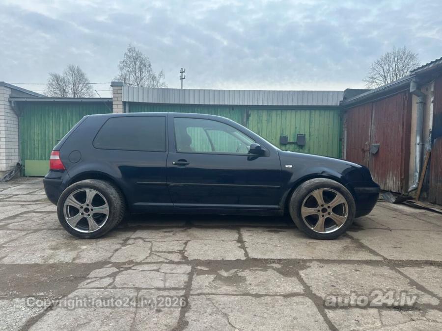 Zils Volkswagen Golf 2003 Tartu, ar dzinēja tilpumu 1.40 L un nobraukumu 267 tūkst. km par 600 €, foto 16 vietnē AUTOMOTO.COM.LV