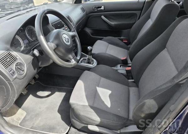 Zils Volkswagen Golf 2003 Bauska, ar dzinēja tilpumu 1.90 L un nobraukumu 0 tūkst. km par 2490 €, foto 8 vietnē AUTOMOTO.COM.LV