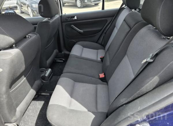 Zils Volkswagen Golf 2003 Bauska, ar dzinēja tilpumu 1.90 L un nobraukumu 0 tūkst. km par 2490 €, foto 9 vietnē AUTOMOTO.COM.LV