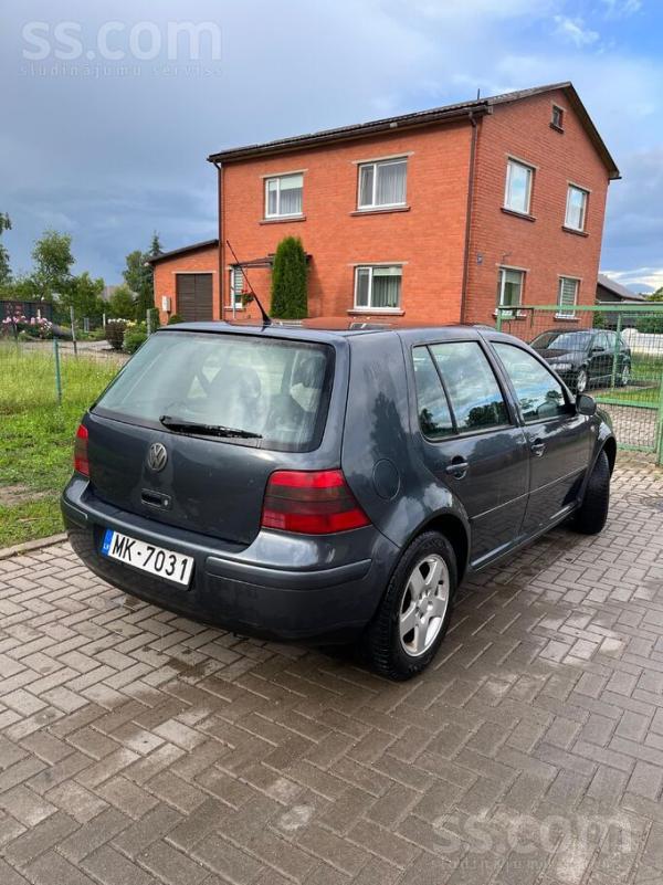 Blue Volkswagen Golf 2003 in Dobele, with an engine capacity of 1.60 L and mileage of 325 thousand km for 360 €, photo 6 on AUTOMOTO.COM.LV