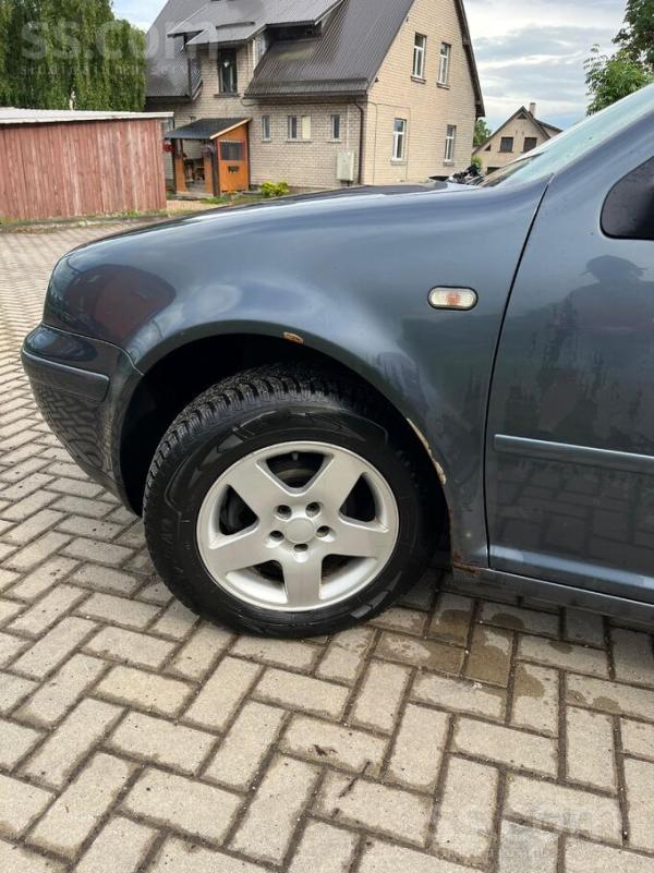Blue Volkswagen Golf 2003 in Dobele, with an engine capacity of 1.60 L and mileage of 325 thousand km for 360 €, photo 10 on AUTOMOTO.COM.LV