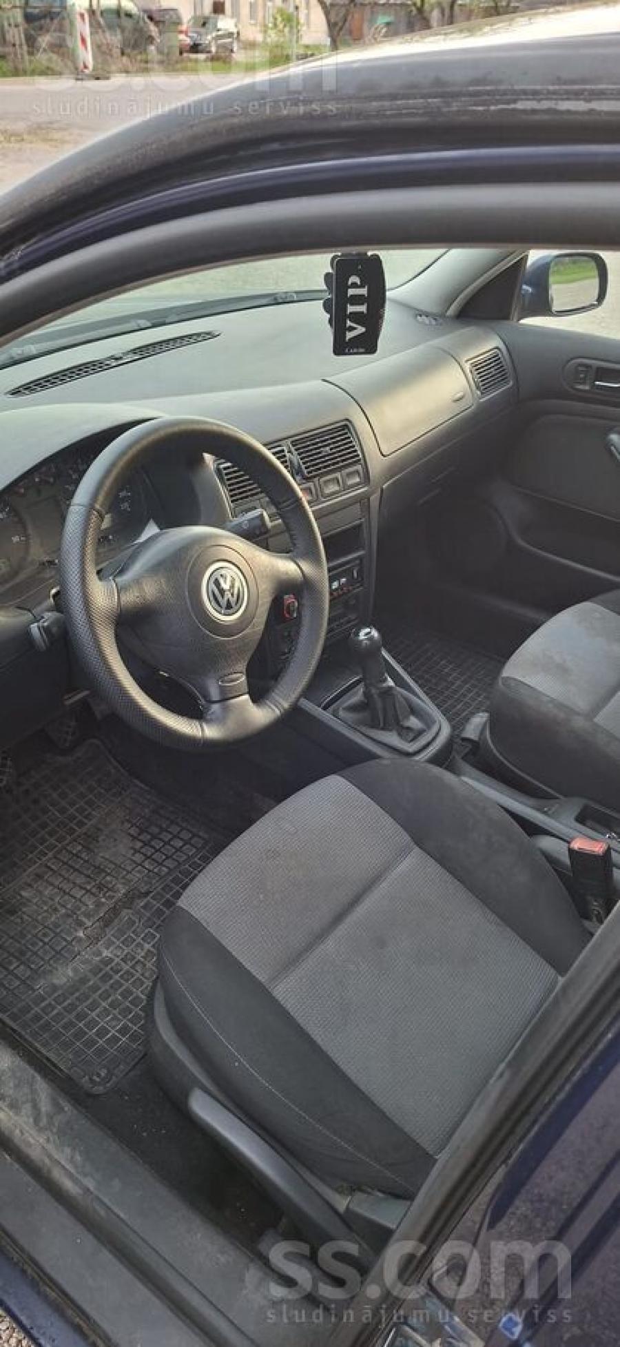 Blue Volkswagen Golf 2003 in Aluksne, with an engine capacity of 1.90 L and mileage of 285 thousand km for 700 €, photo 7 on AUTOMOTO.COM.LV