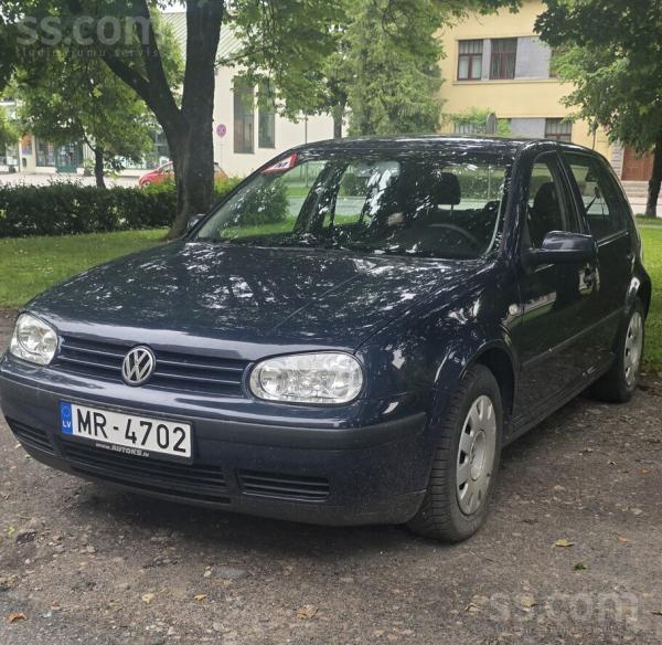 Zils Volkswagen Golf 2003 Limbaži, ar dzinēja tilpumu 1.40 L un nobraukumu 294 tūkst. km par 1200 €, foto 3 vietnē AUTOMOTO.COM.LV