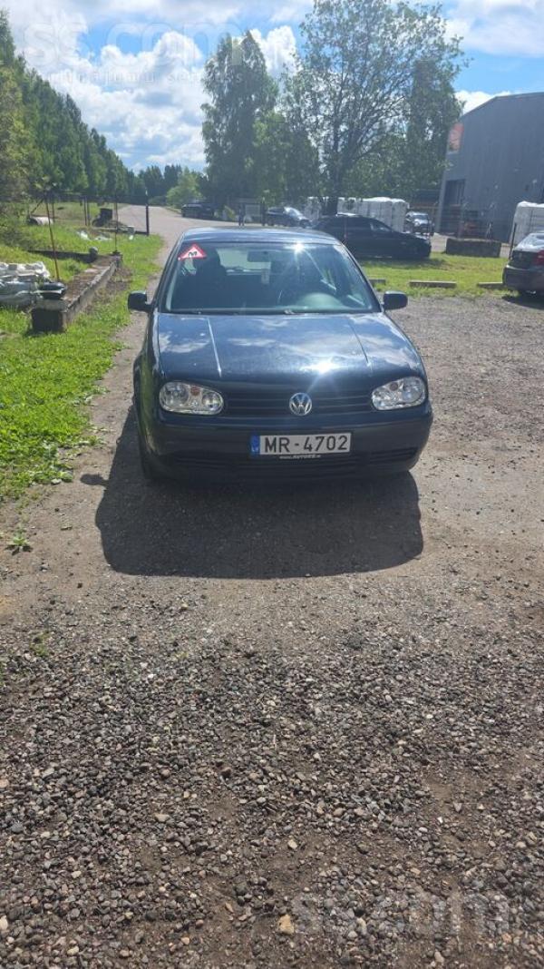 Zils Volkswagen Golf 2003 Limbaži, ar dzinēja tilpumu 1.40 L un nobraukumu 294 tūkst. km par 1200 €, foto 5 vietnē AUTOMOTO.COM.LV