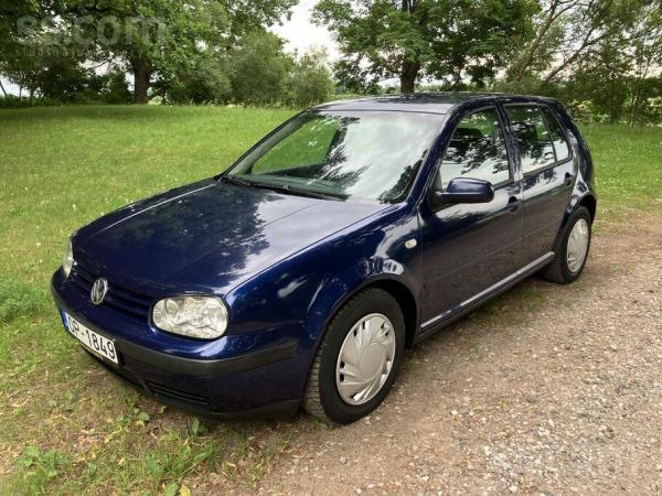 Blue Volkswagen Golf 2003 in Jelgava, with an engine capacity of 1.90 L and mileage of 310 thousand km for 1450 €, photo 8 on AUTOMOTO.COM.LV