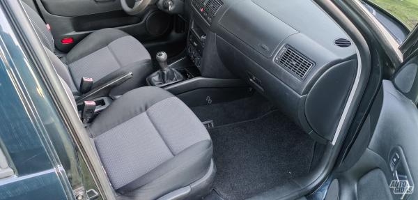 Zils Volkswagen Golf 2003 Alīta, ar dzinēja tilpumu 1.60 L un nobraukumu 239 tūkst. km par 750 €, foto 5 vietnē AUTOMOTO.COM.LV