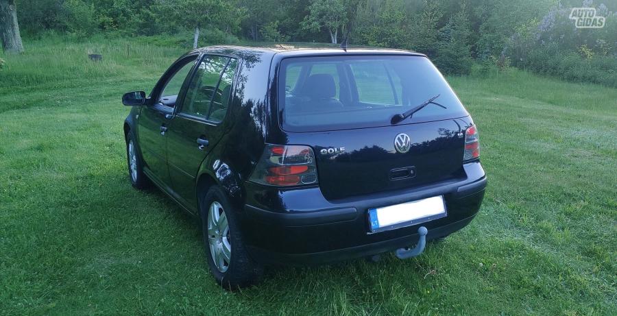 Blue Volkswagen Golf 2003 in Alytus, with an engine capacity of 1.60 L and mileage of 239 thousand km for 650 €, photo 4 on AUTOMOTO.COM.LV