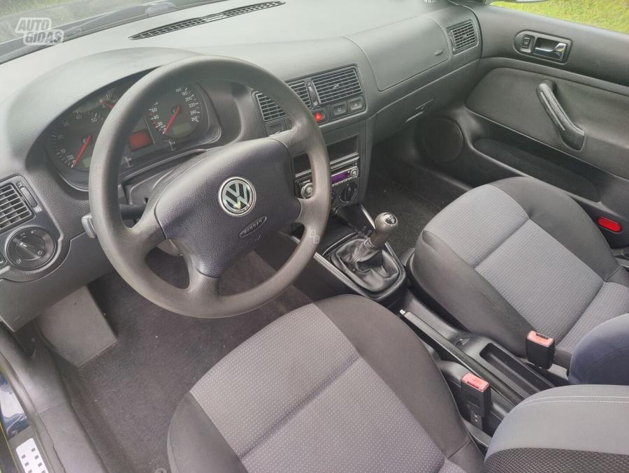 Blue Volkswagen Golf 2003 in Alytus, with an engine capacity of 1.60 L and mileage of 239 thousand km for 650 €, photo 6 on AUTOMOTO.COM.LV