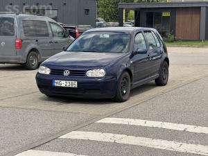 Zils Volkswagen Golf 2003 Rīga, ar dzinēja tilpumu 1.60 L un nobraukumu 273 tūkst. km par 950 €, foto  vietnē AUTOMOTO.COM.LV