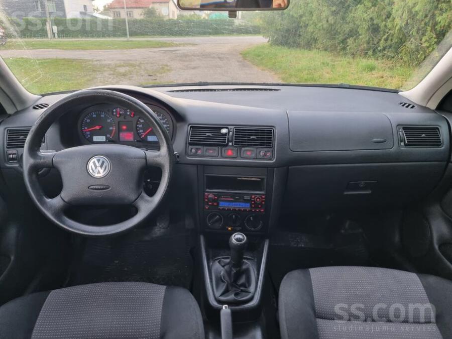 Zils Volkswagen Golf 2003 Rīga, ar dzinēja tilpumu 1.40 L un nobraukumu 238 tūkst. km par 1200 €, foto 8 vietnē AUTOMOTO.COM.LV