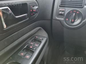 Zils Volkswagen Golf 2003 Rīga, ar dzinēja tilpumu 1.40 L un nobraukumu 238 tūkst. km par 1200 €, foto 10 vietnē AUTOMOTO.COM.LV