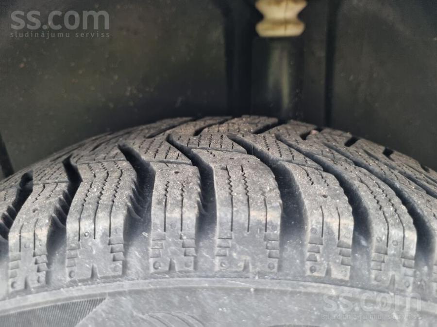 Zils Volkswagen Golf 2003 Rīga, ar dzinēja tilpumu 1.40 L un nobraukumu 238 tūkst. km par 1200 €, foto 13 vietnē AUTOMOTO.COM.LV
