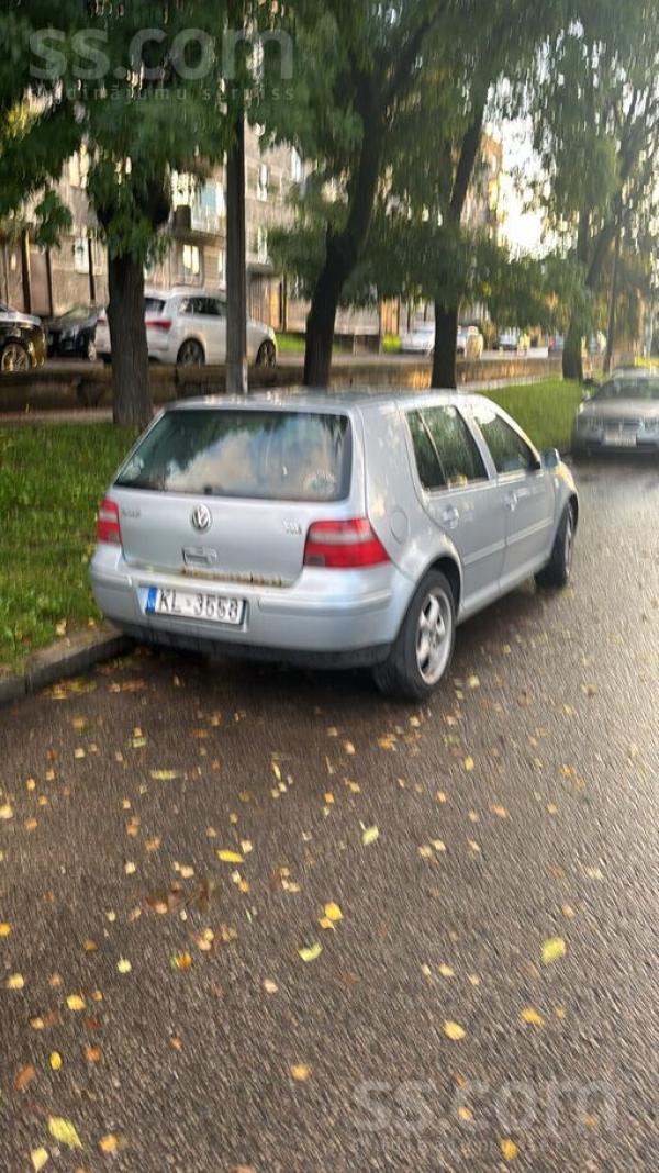Zils Volkswagen Golf 2003 Daugavpils, ar dzinēja tilpumu 1.90 L un nobraukumu 319 tūkst. km par 500 €, foto 5 vietnē AUTOMOTO.COM.LV