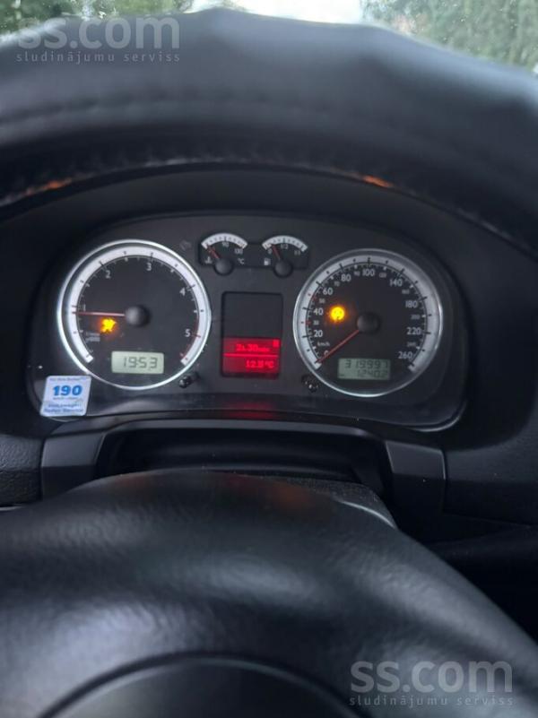 Zils Volkswagen Golf 2003 Daugavpils, ar dzinēja tilpumu 1.90 L un nobraukumu 319 tūkst. km par 500 €, foto 7 vietnē AUTOMOTO.COM.LV