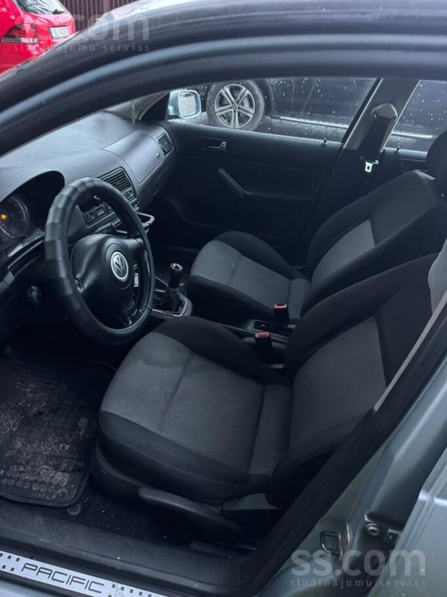 Blue Volkswagen Golf 2003 in Daugavpils, with an engine capacity of 1.90 L and mileage of 319 thousand km for 500 €, photo 9 on AUTOMOTO.COM.LV