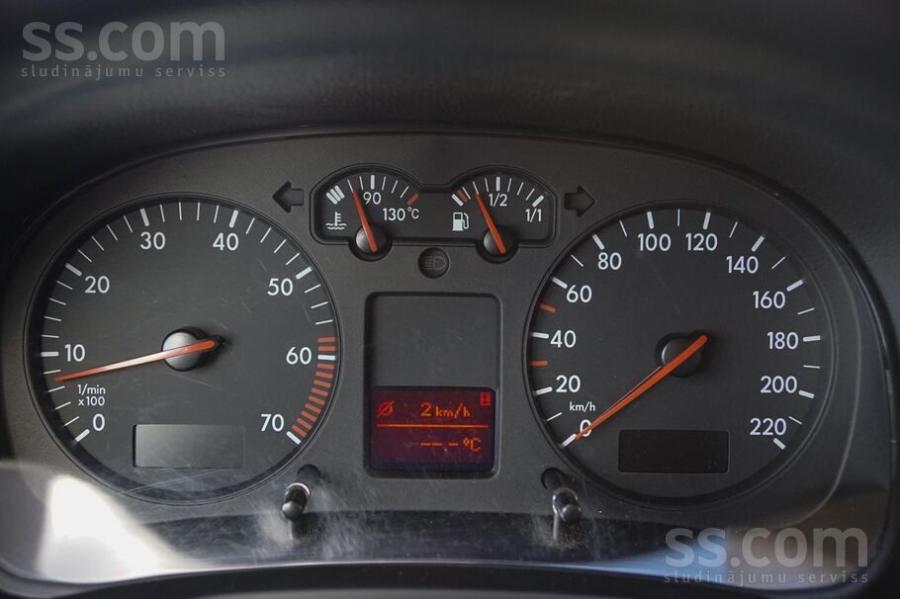 Zils Volkswagen Golf 2003 Rīga, ar dzinēja tilpumu 1.40 L un nobraukumu 244 tūkst. km par 2490 €, foto 12 vietnē AUTOMOTO.COM.LV