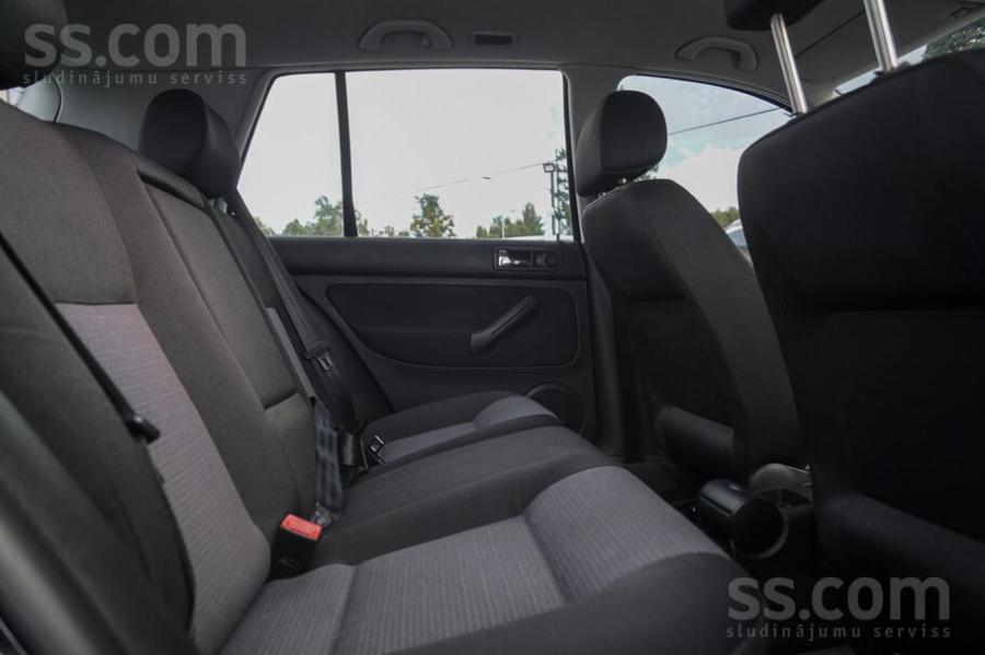 Zils Volkswagen Golf 2003 Rīga, ar dzinēja tilpumu 1.40 L un nobraukumu 244 tūkst. km par 2490 €, foto 15 vietnē AUTOMOTO.COM.LV