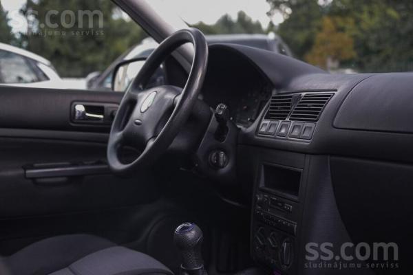 Blue Volkswagen Golf 2003 in Riga, with an engine capacity of 1.40 L and mileage of 244 thousand km for 2490 €, photo 8 on AUTOMOTO.COM.LV
