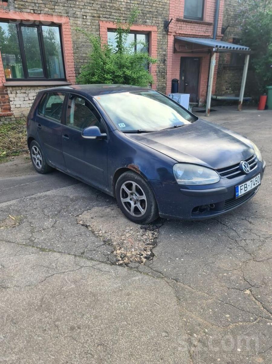 Zils Volkswagen Golf 2004 Rīga, ar dzinēja tilpumu 1.40 L un nobraukumu 258 tūkst. km par 1000 €, foto 2 vietnē AUTOMOTO.COM.LV