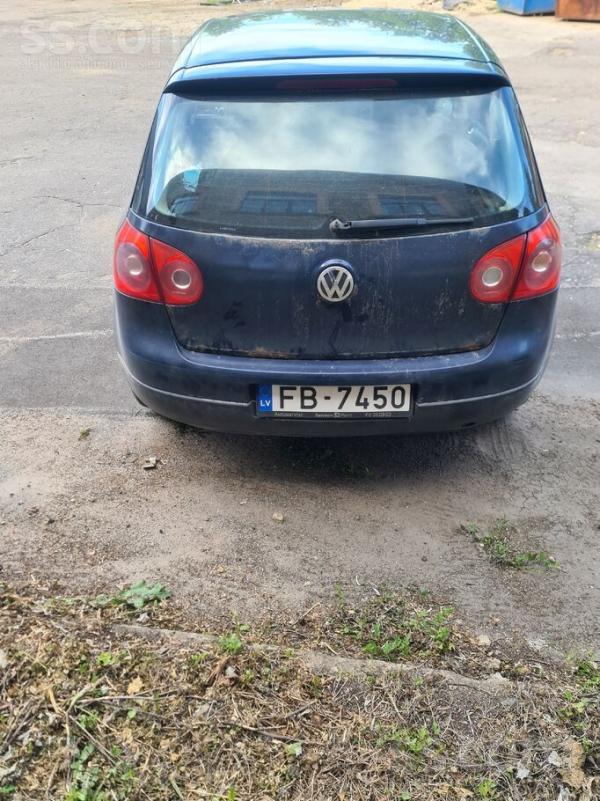Blue Volkswagen Golf 2004 in Riga, with an engine capacity of 1.40 L and mileage of 258 thousand km for 1000 €, photo 3 on AUTOMOTO.COM.LV
