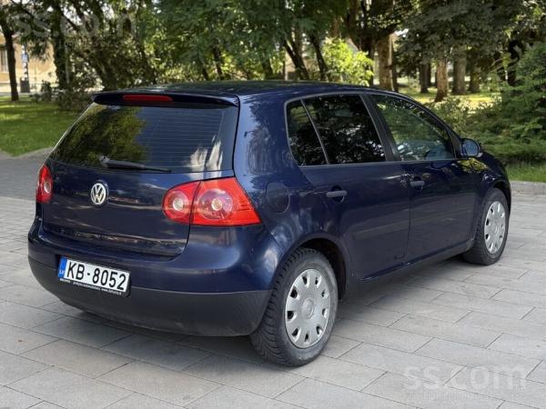 Blue Volkswagen Golf 2004 in Riga, with an engine capacity of 1.60 L and mileage of 0 thousand km for 1350 €, photo 4 on AUTOMOTO.COM.LV
