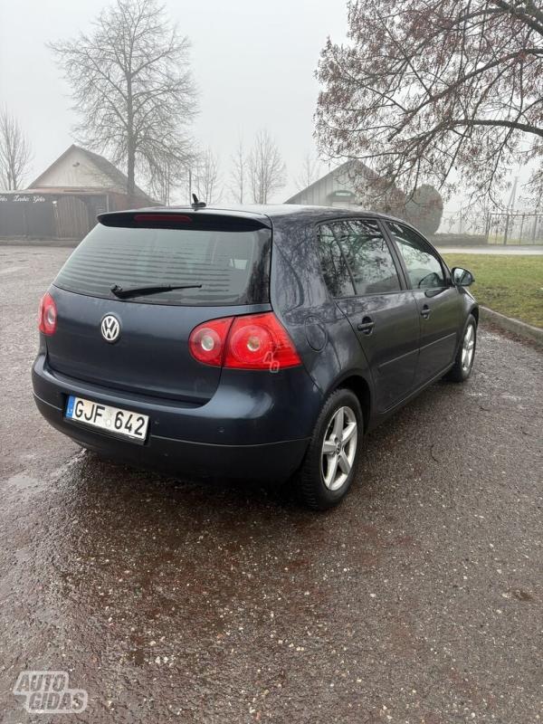 Zils Volkswagen Golf 2004 Raseiniai, ar dzinēja tilpumu 1.90 L un nobraukumu 258 tūkst. km par 1500 €, foto 4 vietnē AUTOMOTO.COM.LV