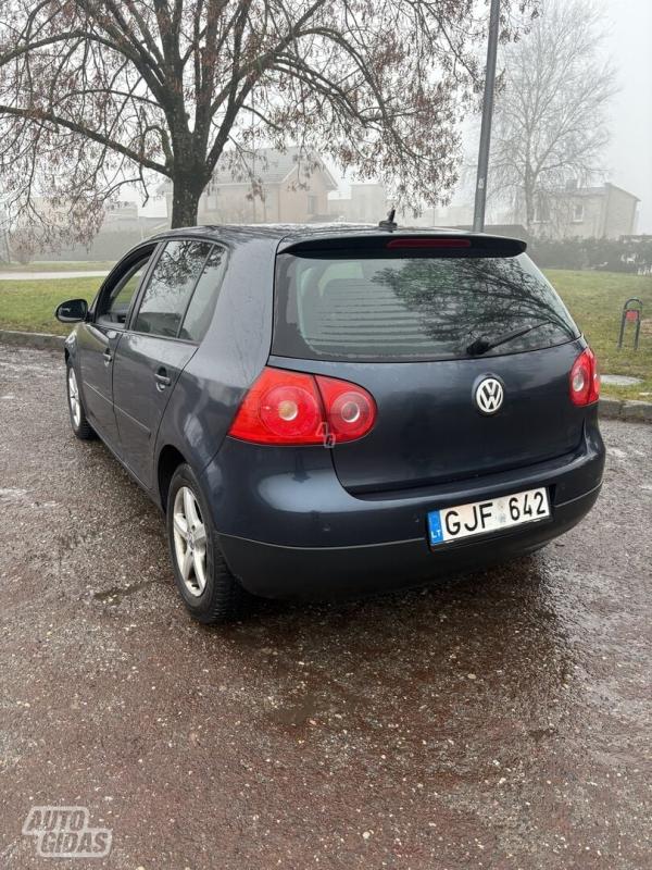 Zils Volkswagen Golf 2004 Raseiniai, ar dzinēja tilpumu 1.90 L un nobraukumu 258 tūkst. km par 1500 €, foto 5 vietnē AUTOMOTO.COM.LV
