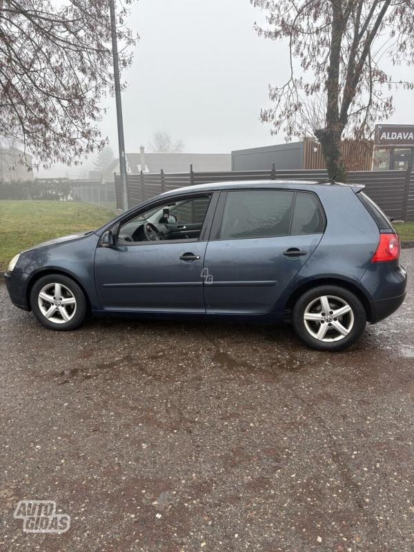 Zils Volkswagen Golf 2004 Raseiniai, ar dzinēja tilpumu 1.90 L un nobraukumu 258 tūkst. km par 1500 €, foto 6 vietnē AUTOMOTO.COM.LV