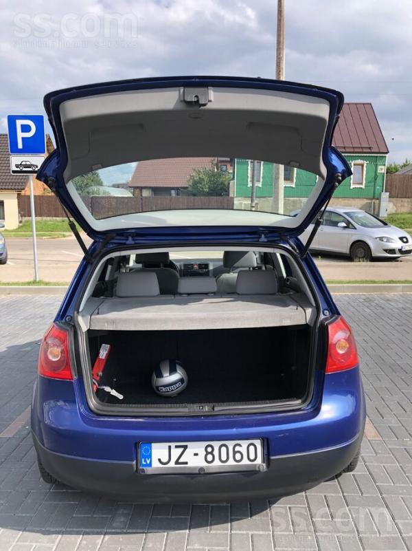 Blue Volkswagen Golf 2004 in Riga, with an engine capacity of 1.60 L and mileage of 242 thousand km for 2000 €, photo 4 on AUTOMOTO.COM.LV
