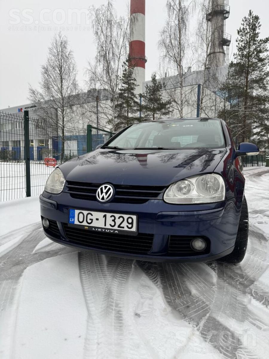 Zils Volkswagen Golf 2004 Rīga, ar dzinēja tilpumu 1.90 L un nobraukumu 270 tūkst. km par 1920 €, foto 1 vietnē AUTOMOTO.COM.LV