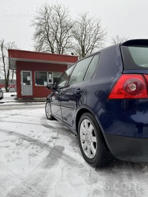 Zils Volkswagen Golf 2004 Rīga, ar dzinēja tilpumu 1.90 L un nobraukumu 270 tūkst. km par 1920 €, foto 3 vietnē AUTOMOTO.COM.LV