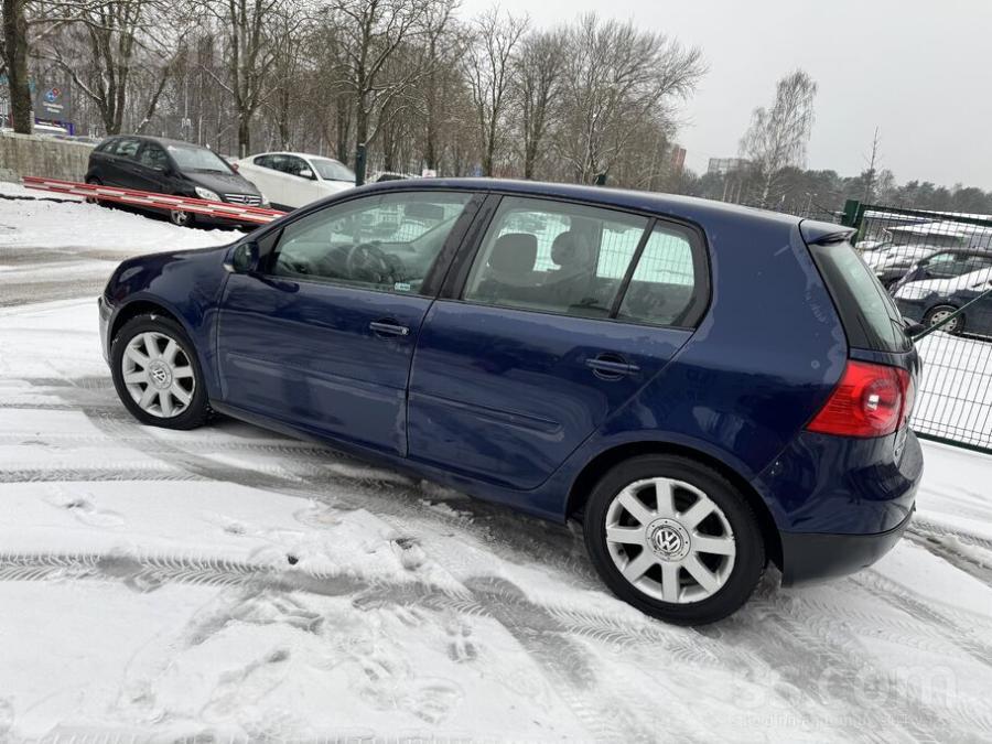 Zils Volkswagen Golf 2004 Rīga, ar dzinēja tilpumu 1.90 L un nobraukumu 270 tūkst. km par 1920 €, foto 4 vietnē AUTOMOTO.COM.LV