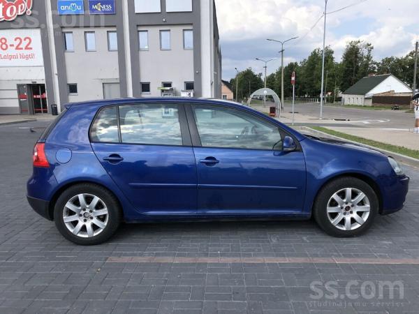Zils Volkswagen Golf 2004 Rīga, ar dzinēja tilpumu 1.60 L un nobraukumu 242 tūkst. km par 1900 €, foto 1 vietnē AUTOMOTO.COM.LV