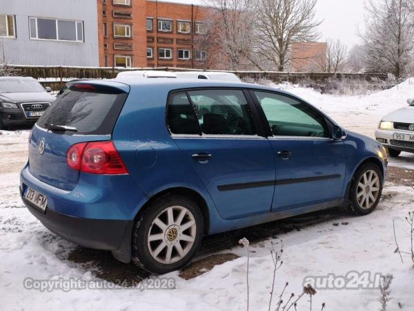 Zils Volkswagen Golf 2004 Tartu, ar dzinēja tilpumu 1.90 L un nobraukumu 275 tūkst. km par 999 €, foto 2 vietnē AUTOMOTO.COM.LV