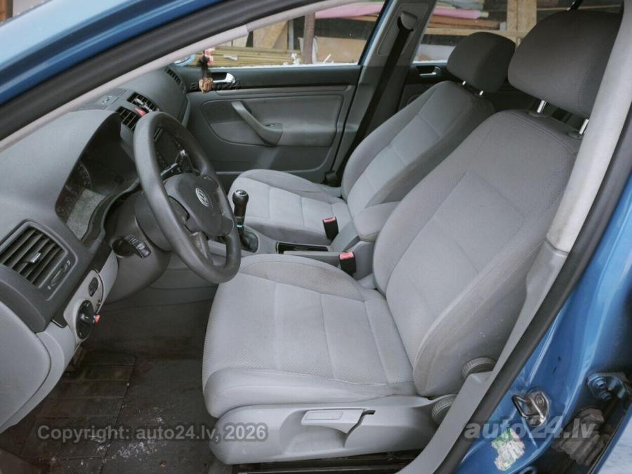Blue Volkswagen Golf 2004 in Tartu, with an engine capacity of 1.90 L and mileage of 275 thousand km for 999 €, photo 5 on AUTOMOTO.COM.LV