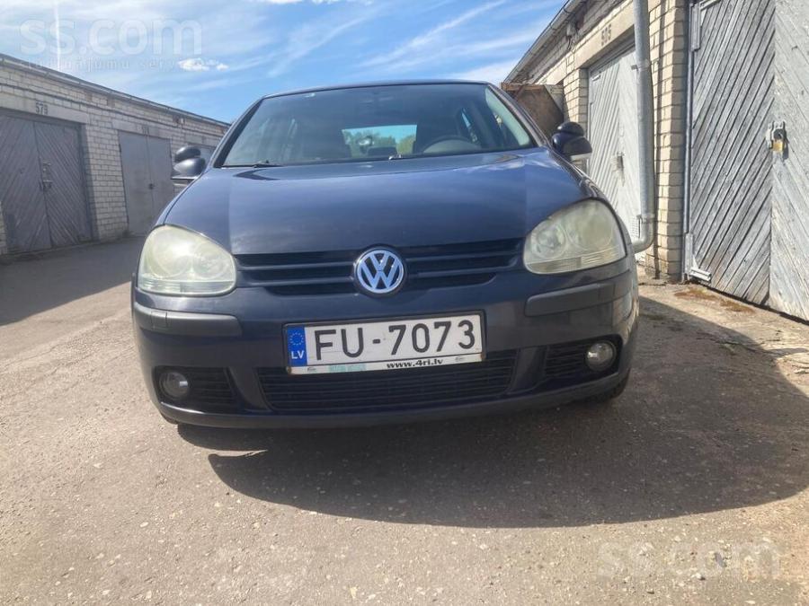 Blue Volkswagen Golf 2004 in Riga, with an engine capacity of 1.90 L and mileage of 438 thousand km for 1000 €, photo 4 on AUTOMOTO.COM.LV