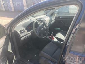 Blue Volkswagen Golf 2004 in Riga, with an engine capacity of 1.90 L and mileage of 438 thousand km for 1000 €, photo 8 on AUTOMOTO.COM.LV