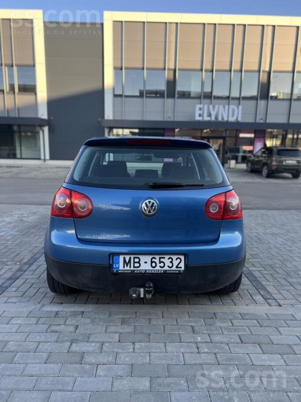 Blue Volkswagen Golf 2004 in Riga, with an engine capacity of 1.60 L and mileage of 240 thousand km for 1200 €, photo 2 on AUTOMOTO.COM.LV