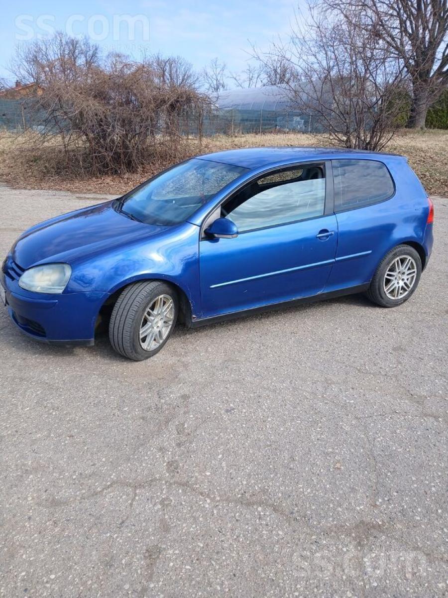 Blue Volkswagen Golf 2004 in Valmiera, with an engine capacity of 2.00 L and mileage of 320 thousand km for 1000 €, photo 3 on AUTOMOTO.COM.LV