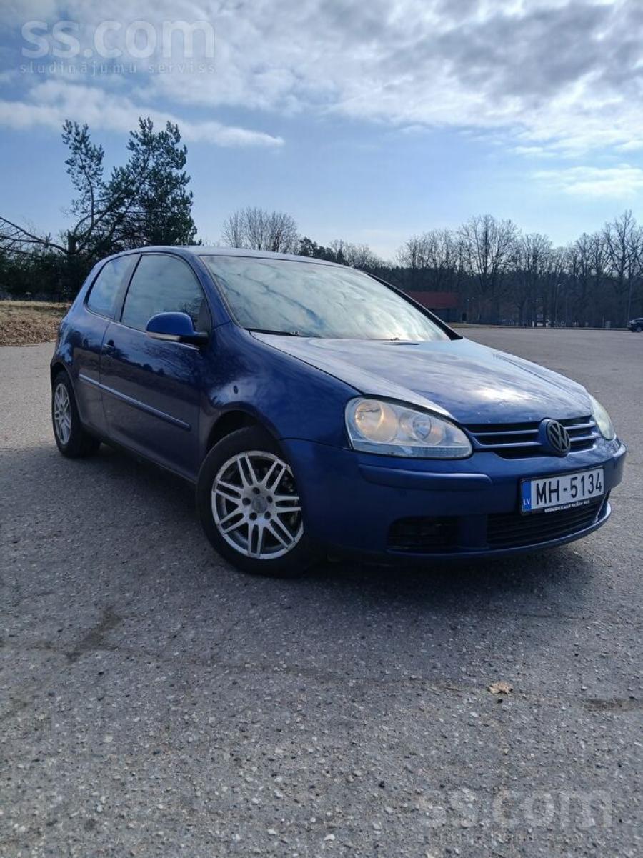 Blue Volkswagen Golf 2004 in Valmiera, with an engine capacity of 2.00 L and mileage of 320 thousand km for 1000 €, photo 7 on AUTOMOTO.COM.LV