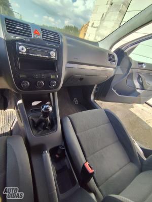 Blue Volkswagen Golf 2004 in Vilnius, with an engine capacity of 1.90 L and mileage of 284 thousand km for 399 €, photo 6 on AUTOMOTO.COM.LV