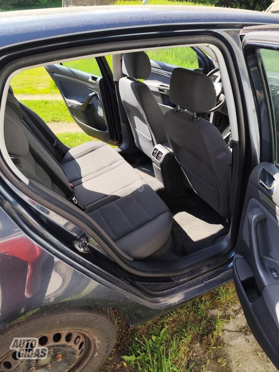 Blue Volkswagen Golf 2004 in Vilnius, with an engine capacity of 1.90 L and mileage of 284 thousand km for 399 €, photo 10 on AUTOMOTO.COM.LV