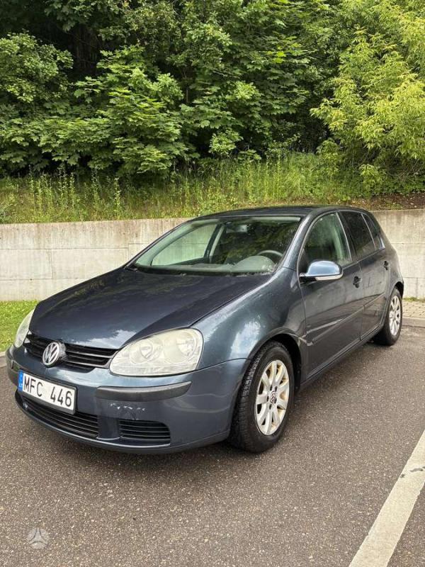 Zils Volkswagen Golf 2004 Viļņa, ar dzinēja tilpumu 1.90 L un nobraukumu 325 tūkst. km par 600 €, foto 2 vietnē AUTOMOTO.COM.LV