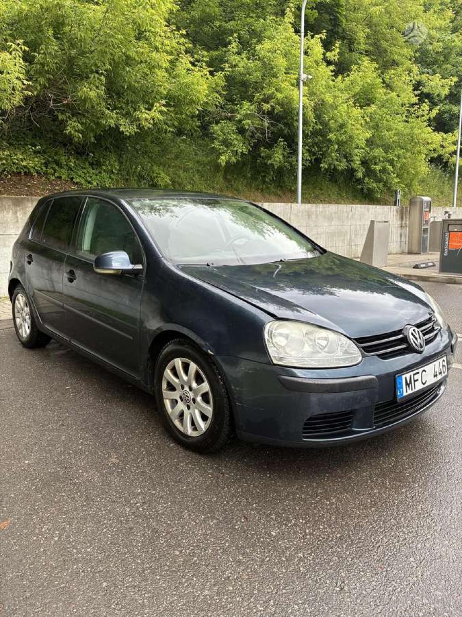 Blue Volkswagen Golf 2004 in Vilnius, with an engine capacity of 1.90 L and mileage of 325 thousand km for 600 €, photo 4 on AUTOMOTO.COM.LV