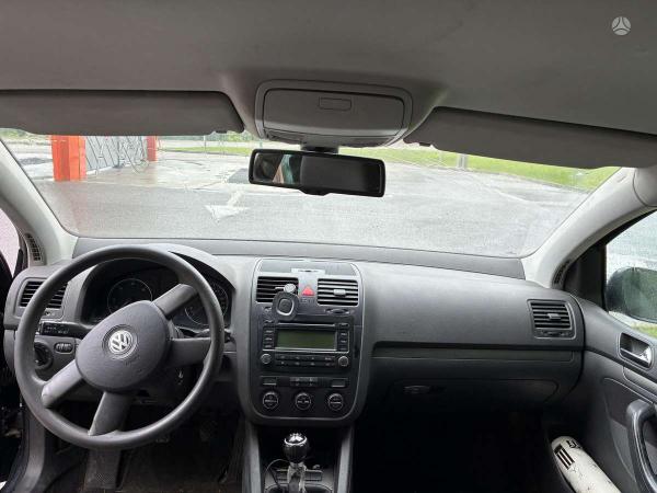 Zils Volkswagen Golf 2004 Viļņa, ar dzinēja tilpumu 1.90 L un nobraukumu 325 tūkst. km par 600 €, foto 7 vietnē AUTOMOTO.COM.LV