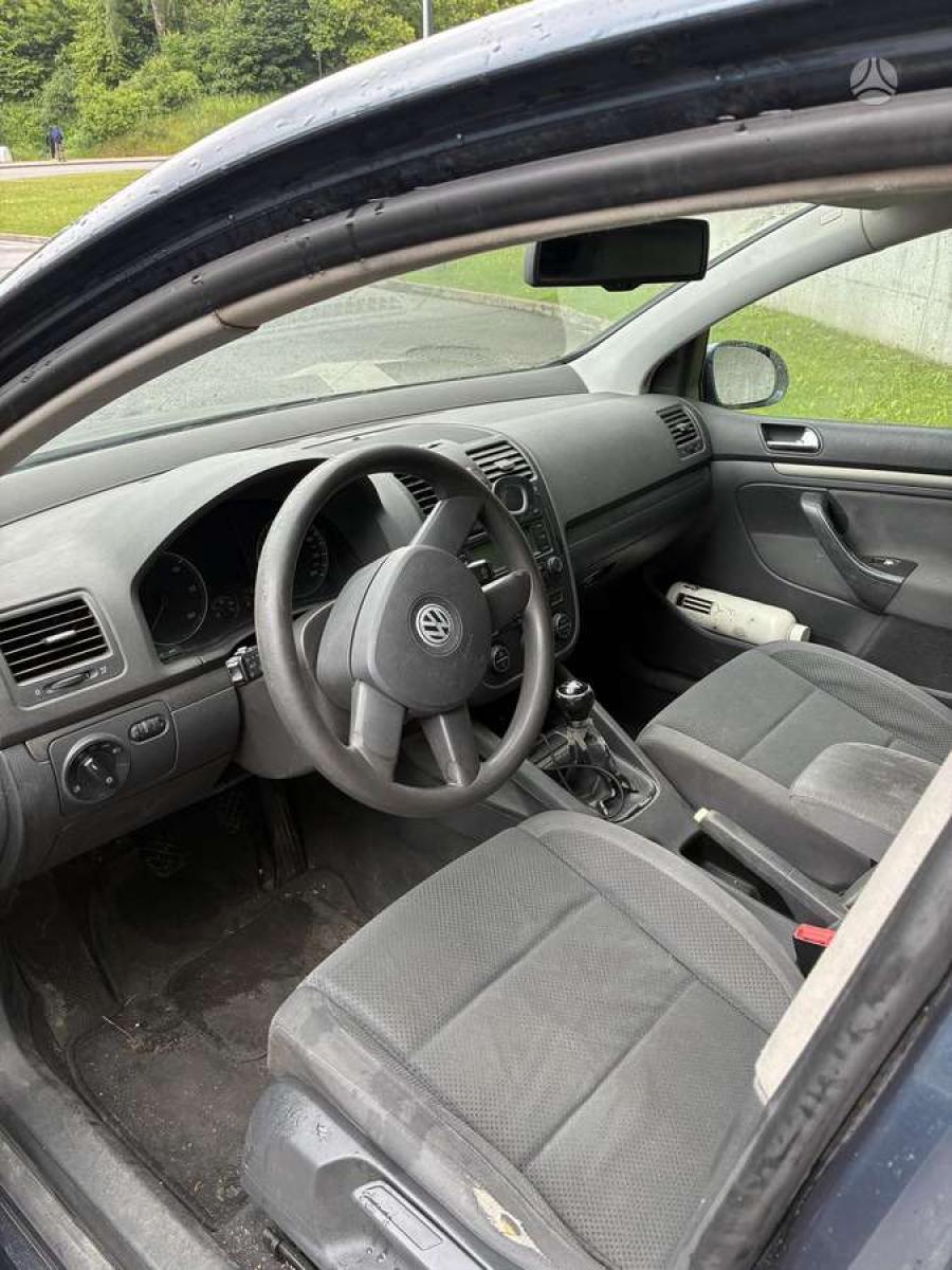 Blue Volkswagen Golf 2004 in Vilnius, with an engine capacity of 1.90 L and mileage of 325 thousand km for 600 €, photo 9 on AUTOMOTO.COM.LV
