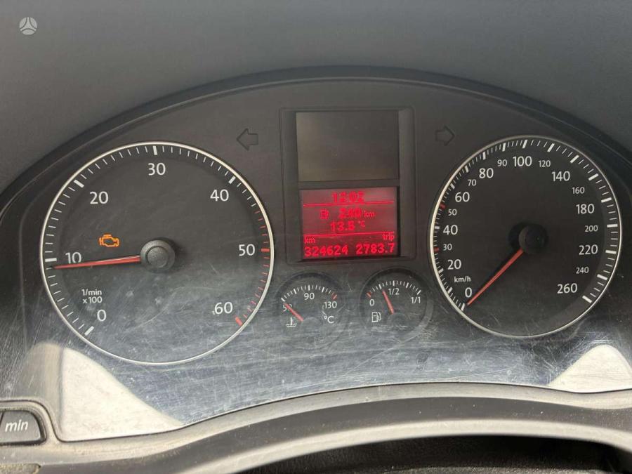 Blue Volkswagen Golf 2004 in Vilnius, with an engine capacity of 1.90 L and mileage of 325 thousand km for 600 €, photo 10 on AUTOMOTO.COM.LV