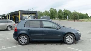 Blue Volkswagen Golf 2004 in Kaunas, with an engine capacity of 1.97 L and mileage of 335 thousand km for 1000 €, photo 4 on AUTOMOTO.COM.LV